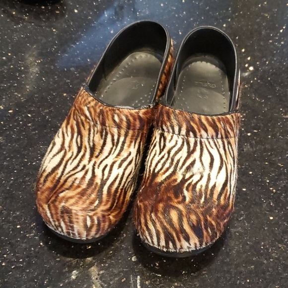 Dansko | Shoes | Dansko Tiger Print Clog Size 1 12 12 | Poshmark